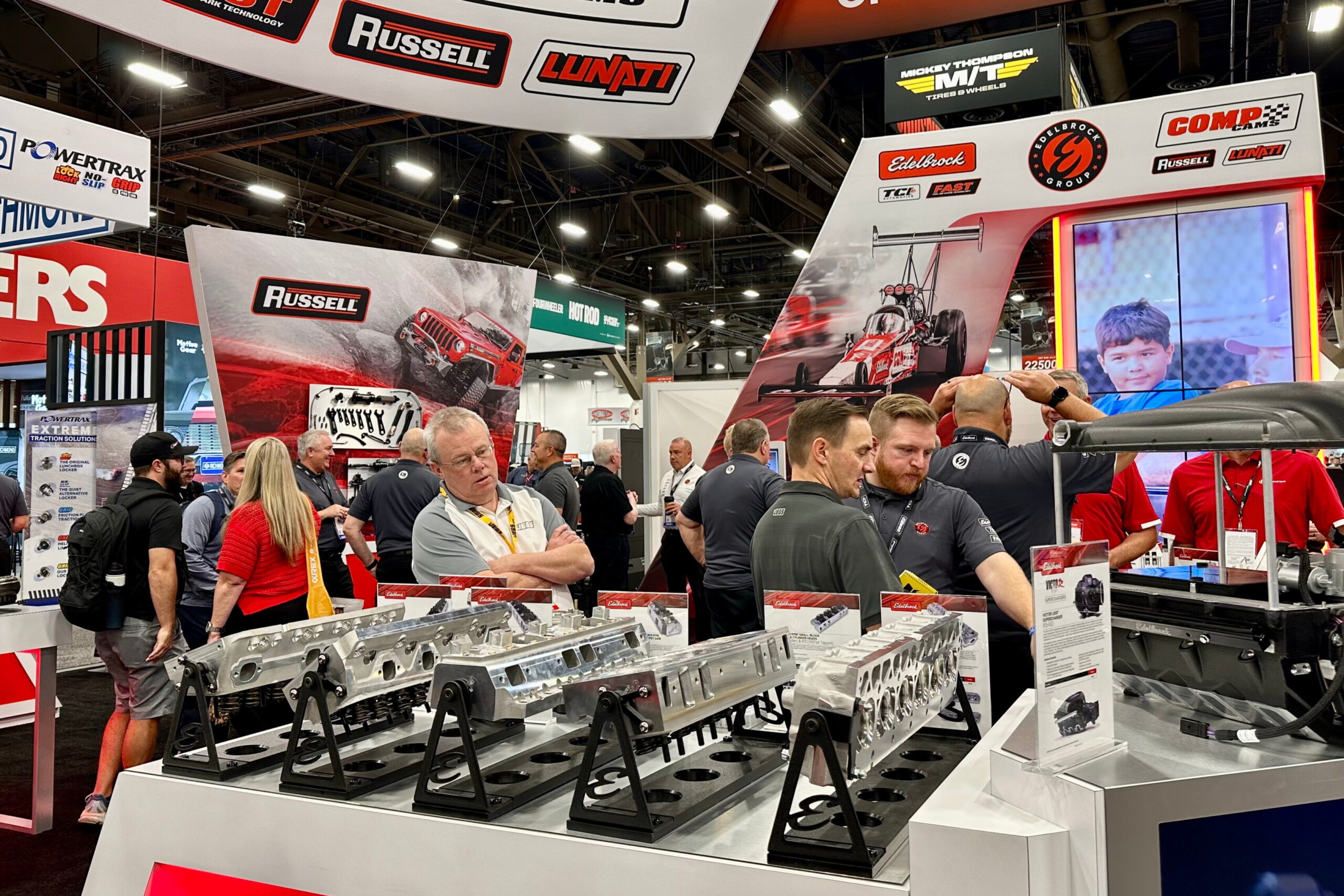SEMA 2025: New Mopar Big-Block Cylinder Heads From Edelbrock